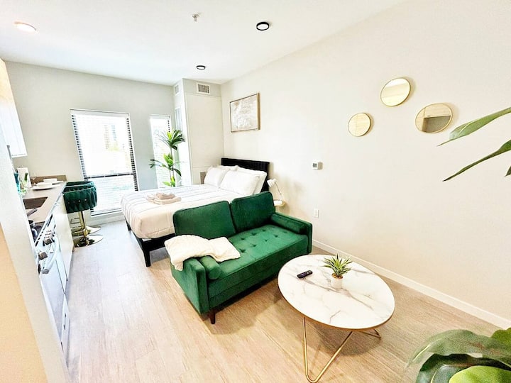 Tranquil Escape - Des Moines, IA