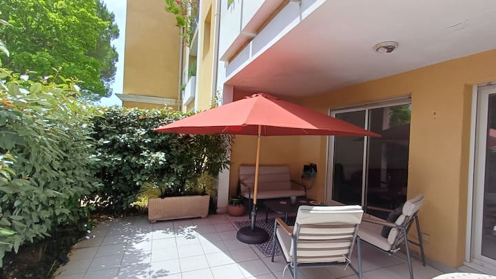 Parking, Proche Centre, Commerces, Calme, Terrasse - Aix-en-Provence