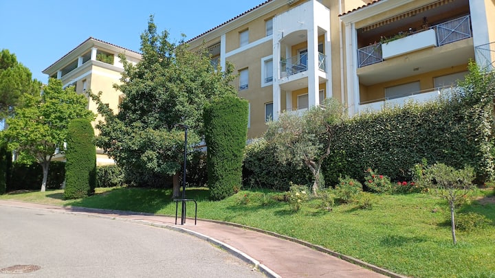 T2 Spacieux Calme 2km Du Centre Parking/terrasse - Aix-en-Provence