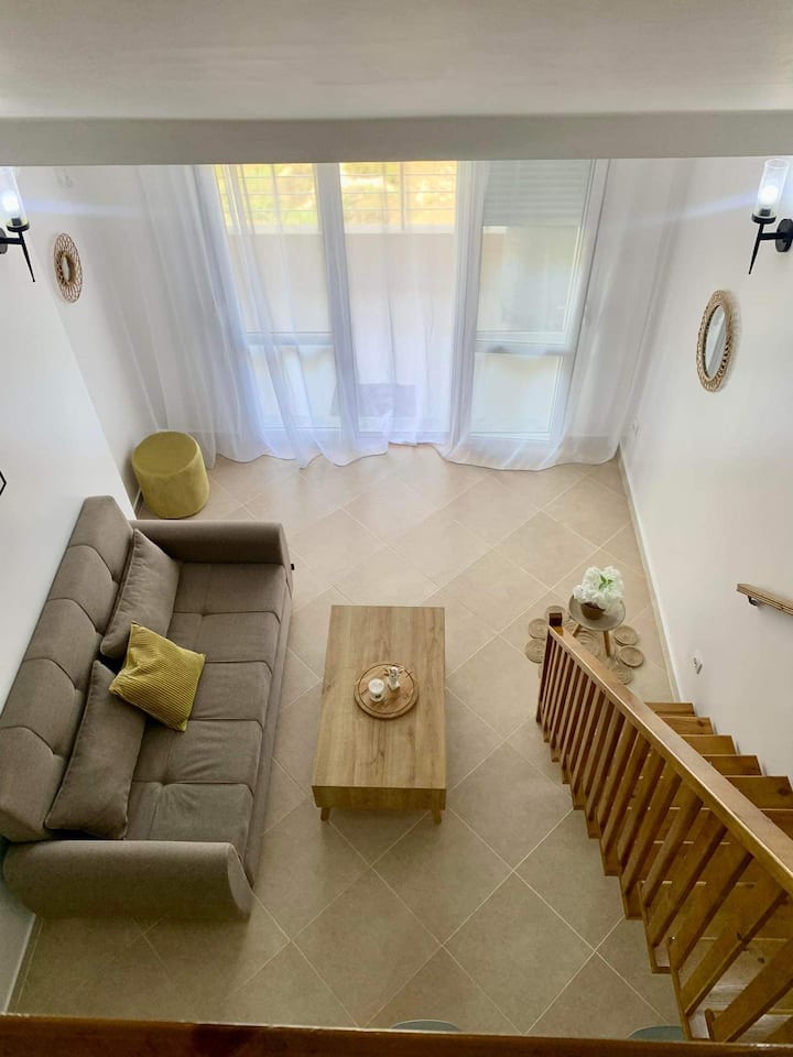Un Appartement F2 Duplex - Béjaïa