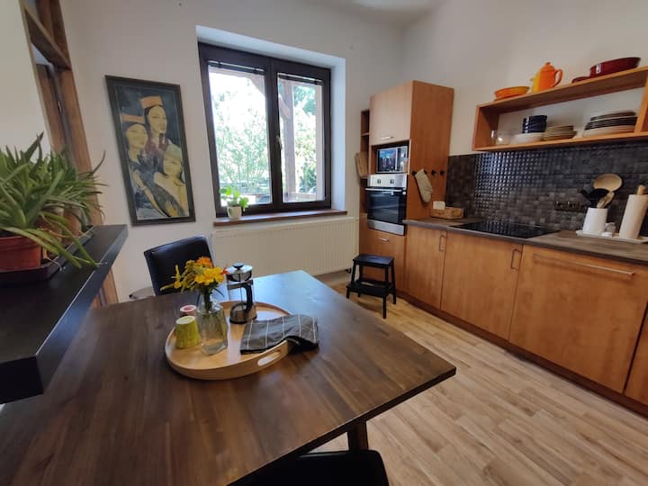 Hidden Gem Villa & Gated Parking - Český Krumlov