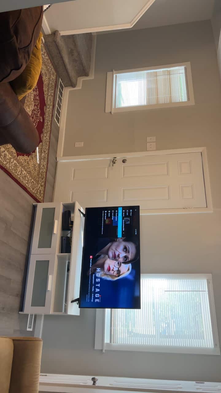 Entire 1br House W/ Huge Driveway - Columbus, OH