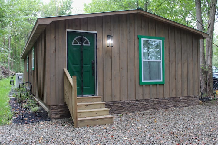 The Little Cabin On Old Main Rd. - Evangola State Park, Irving