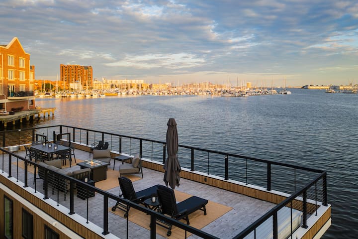 Flohom 12 | Luxe On-water Retreat In Fells Point - Baltimore, MD