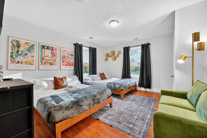 Large Studio | Center City | Sleeps 4 | Fast Wifi - Walnut Hill - Philadelphia