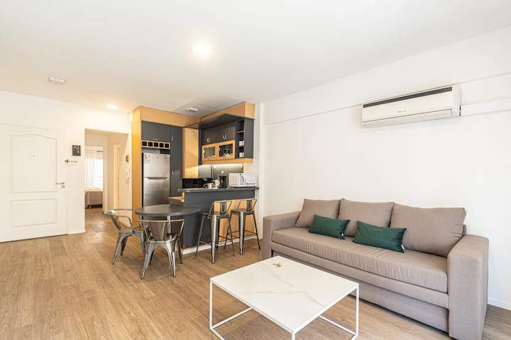 Amplio Dpto. Frente A Boulevard - Buenos Aires