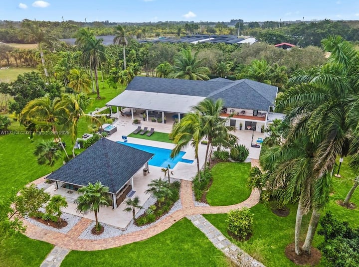 Miami Modern Farm, Pool, Tennis/pickleball, Soccer - Florida