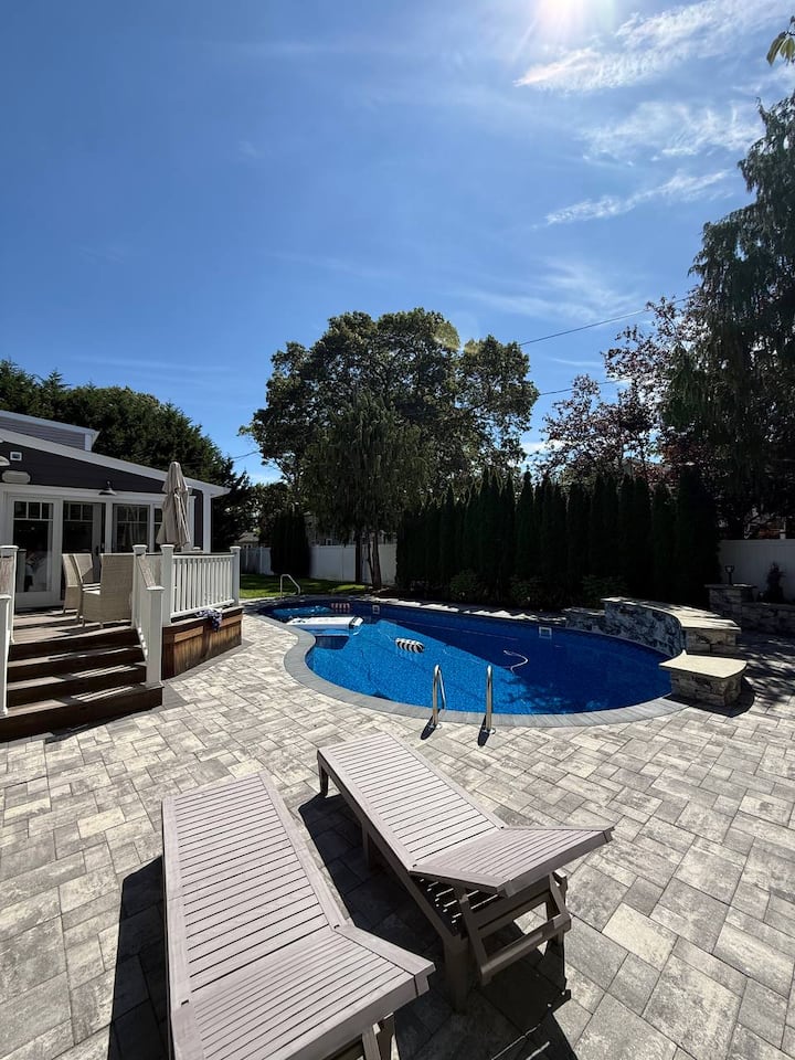 Ryder Cup Special Outdoor Oasis W/ Heated Pool - Deer Park, NY
