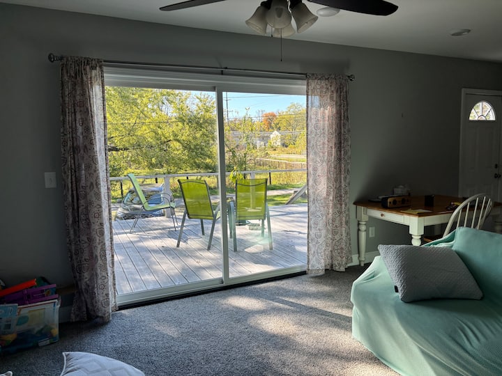 Rogers Street Retreat - Bloomington, IN