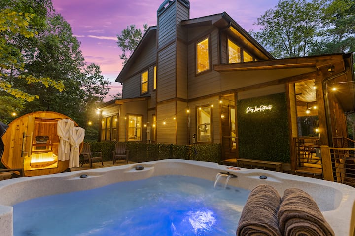 New Luxury Cabin Sauna-hot Tub-mini Golf-firepit - Ellijay, GA