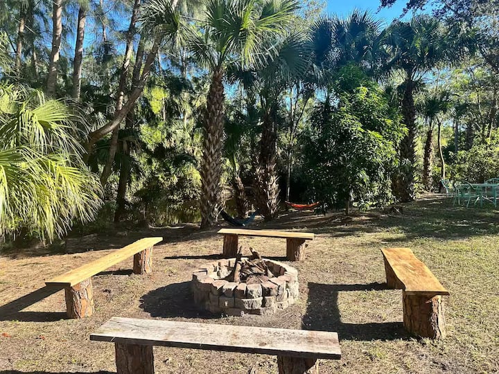 Headwaters Private Getaway-1st Floor Unit-sleeps 4 - Jupiter, FL