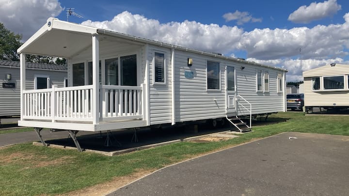 Stunning 3 Bed Room Static Caravan - Carlton Meres - Saxmundham
