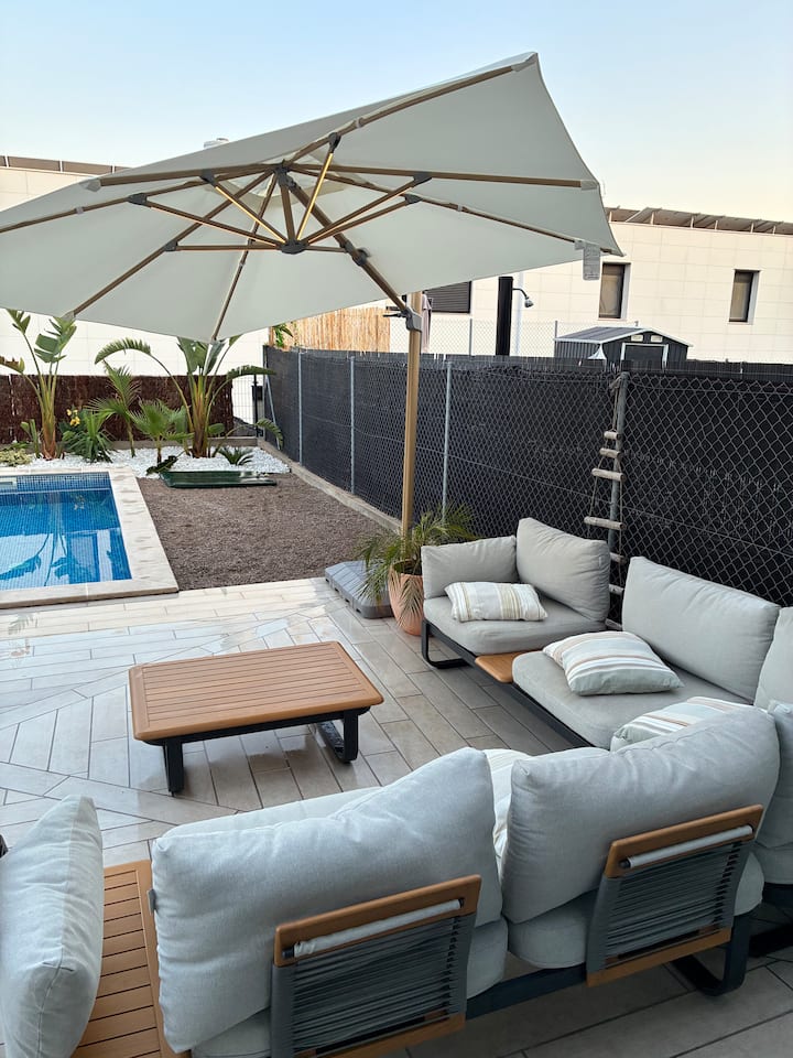 Casa Luminosa Y Tranquila Con Piscina Privada - Cunit