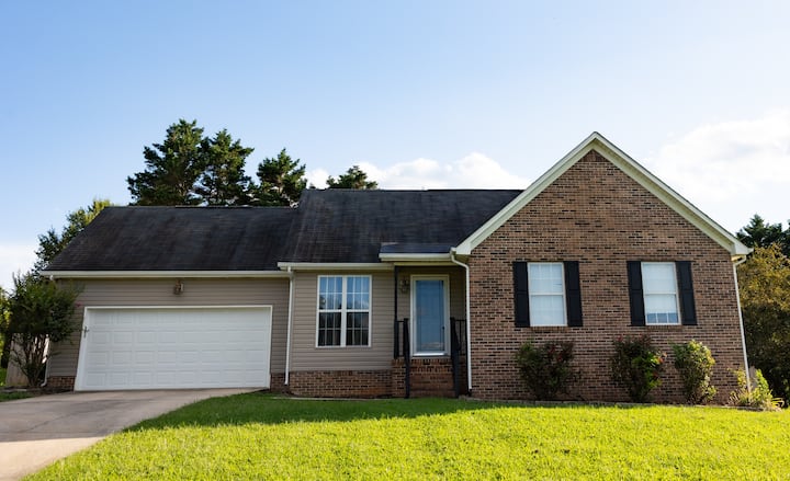 Modern Home In Cleveland - On The Ridge - Cleveland, TN