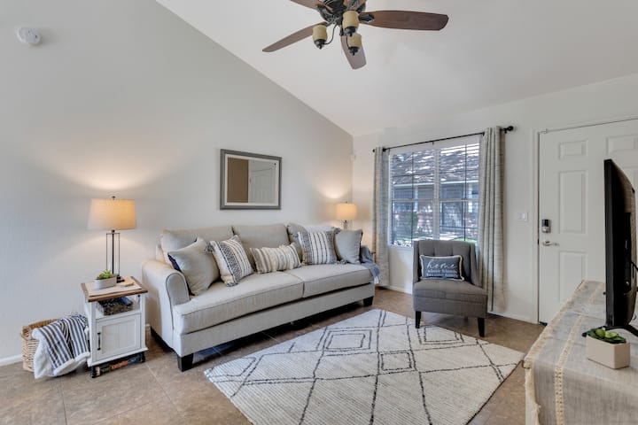 Arizona's Jewel Of The Desert - Glendale, AZ