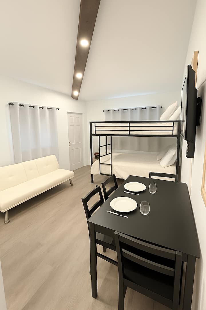 Comfortable Budget-friendly Studio | Prime Area - Miami, FL