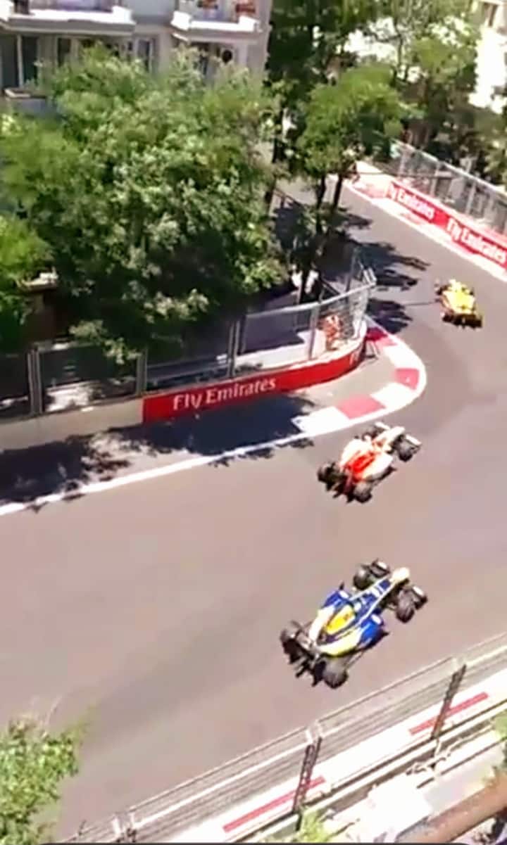 С видом на Трассу Формула 1 - Baku