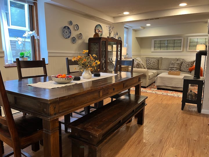 Linden Hills Garden Apartment - Minneapolis