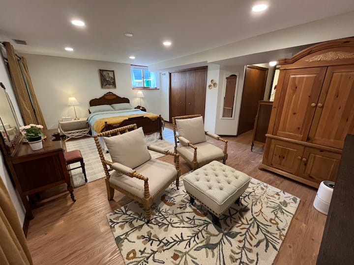 Linden Hills Garden Apartment - Minneapolis