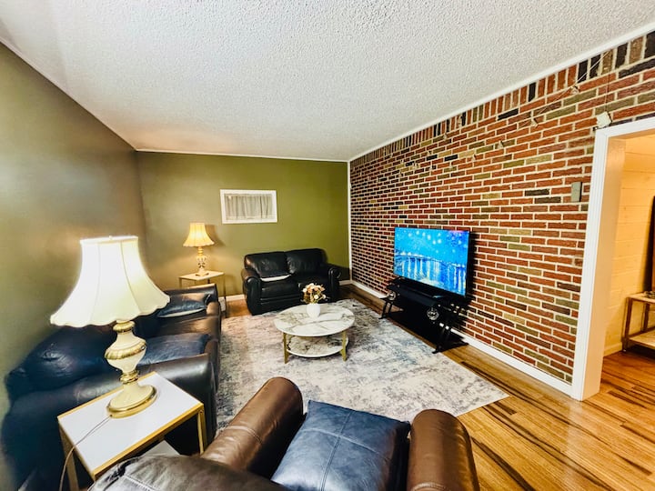 Space Royalty - Lancaster, NY