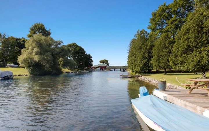Peaceful Waterfront Cabin - Torch Lake, MI