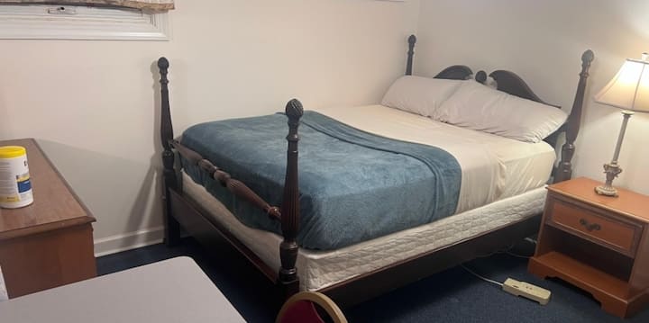 Skyline Bright Sunlit Room - Newport News, VA