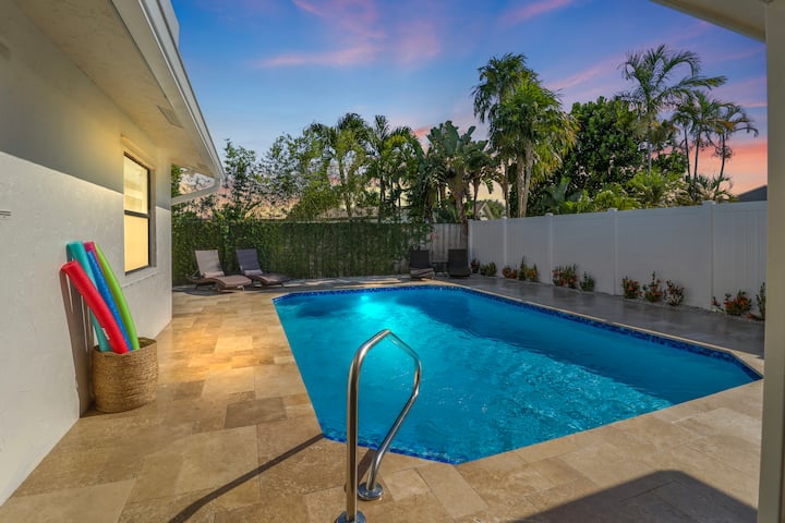 New 3br Retreat W/pool, Bbq & 10 Min To The Beach. - Deerfield Beach, FL