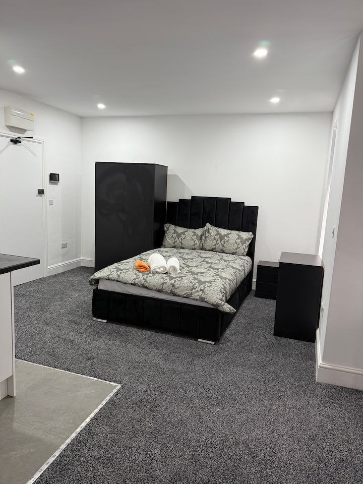 Luton Brand-new Luxe Studio. Flat 4 - Luton