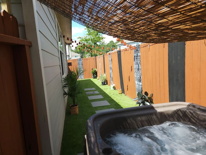 Terracotta Hut W Hottub+game Room Near Iah Airport - Houston, TX