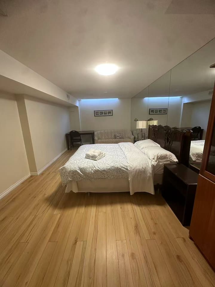 Cozy Wooden Room Near Ubc-v - Vancouver