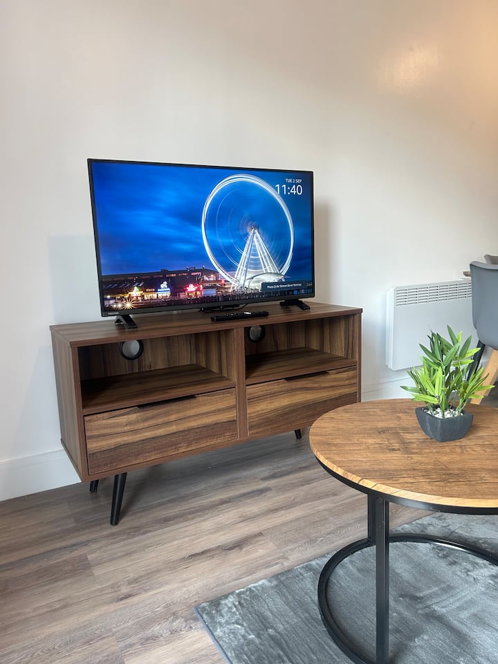 Cozy, Stylish Modern Entire Flat - Salford