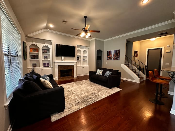 New Listing Your Home Away From Home - 멤피스