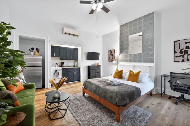 Perfect, Cozy Studio | Center City | Fast Wifi - Philadelphia, PA