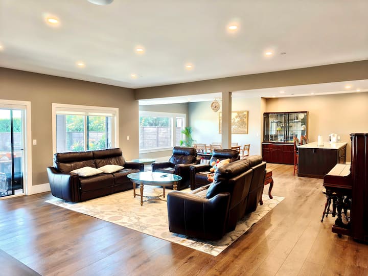 A&r's Home - Canada