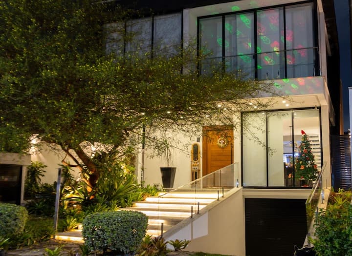 Casa Com Elevador, Piscina, Cinema E Praia à 5 Min - Rio de Janeiro