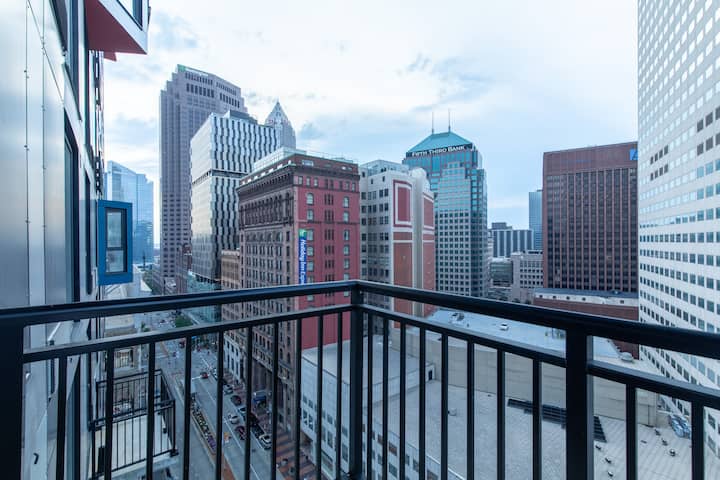 Downtown Cleveland Luxury Apartment - Cleveland