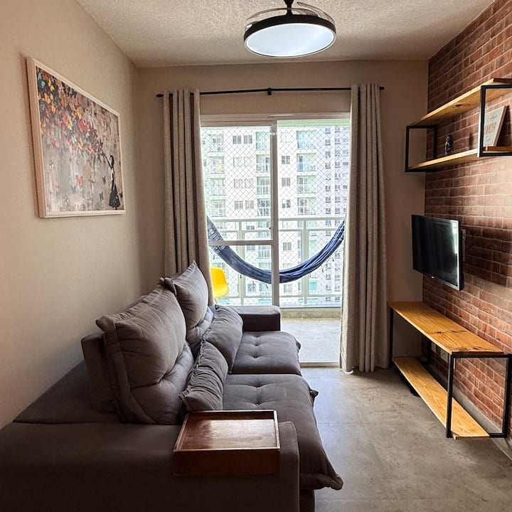 2 Quartos - 2 Banheiros (Uma Suíte) - Com Garagem - Rio de Janeiro