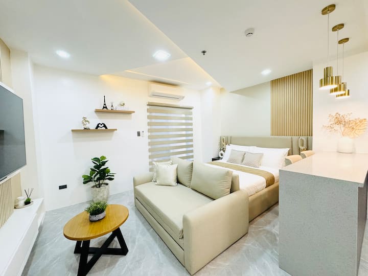 Luxury Smart Unit Prime Location Unit 104 - Angeles