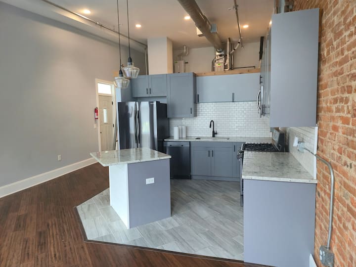 Di'cartas Condo - Kalamazoo, MI