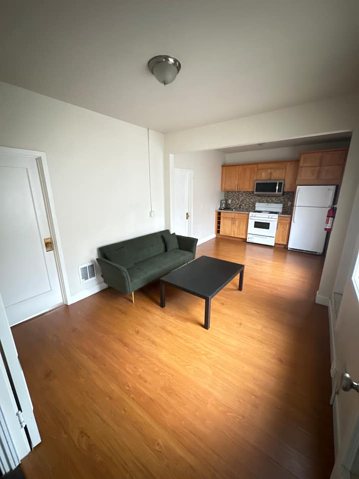 Fabulous 2bd/1bth Located In Soma W/ Parking/patio - San Francisco, CA