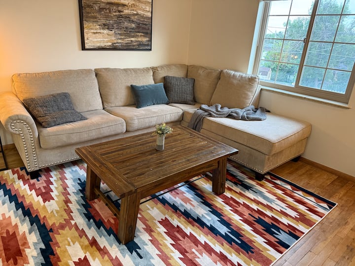 Colorful, Western Next To Cfd - Cheyenne, WY