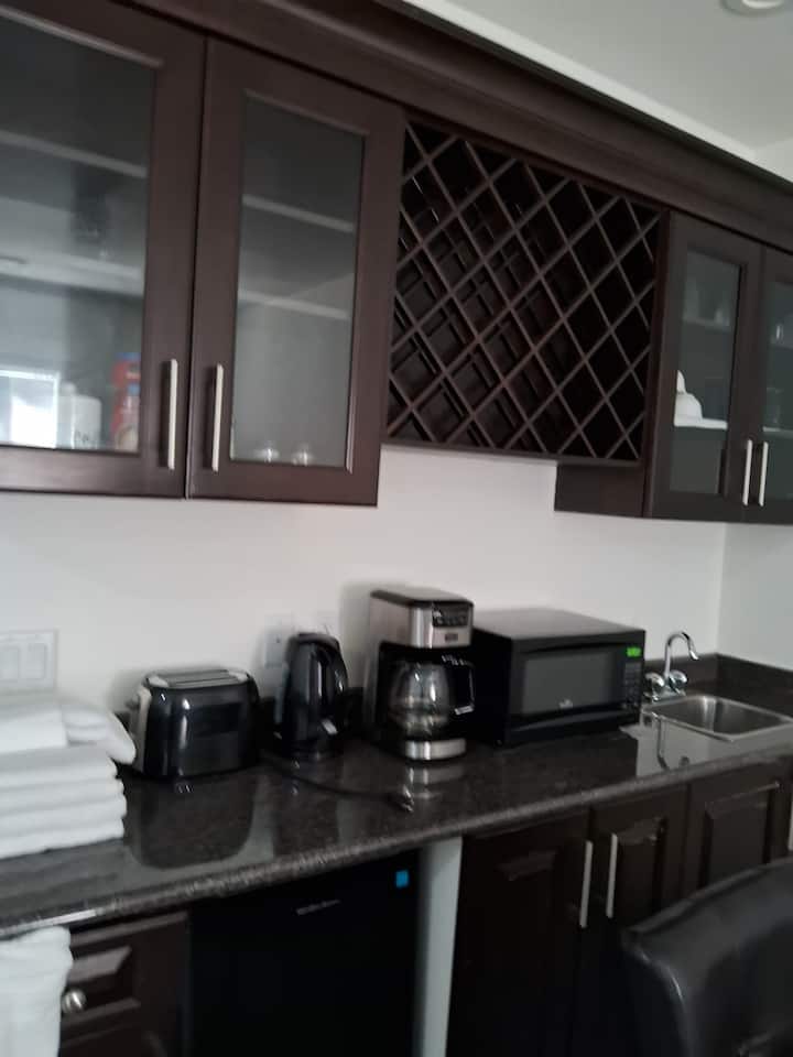 Cute Seprate 2 Bedroom Suite. - Kelowna