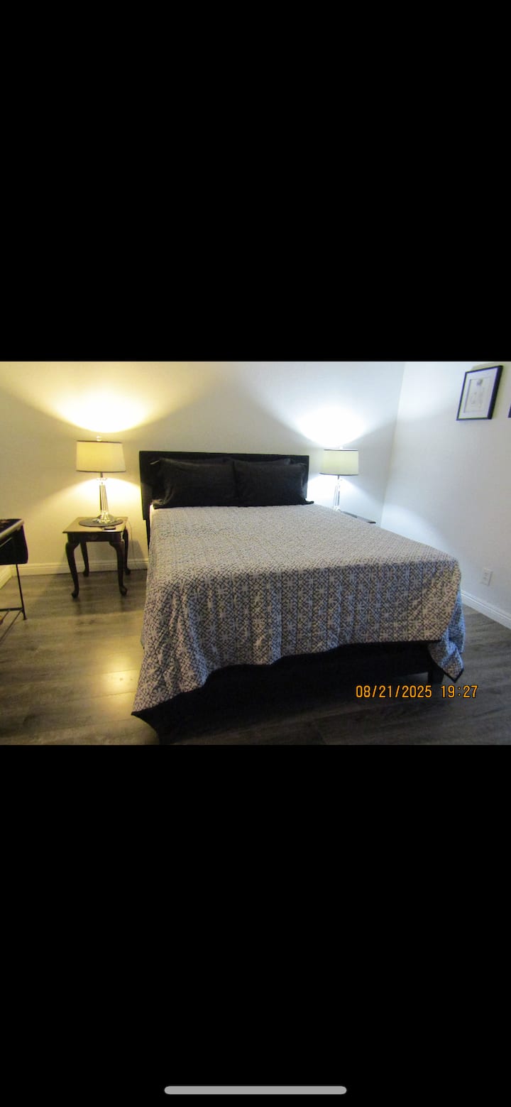 Cozy Private Master Bedroom! - Moreno Valley, CA