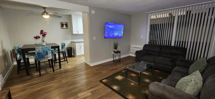 Gorgeous 2bdr Beach Home - Stanton, CA
