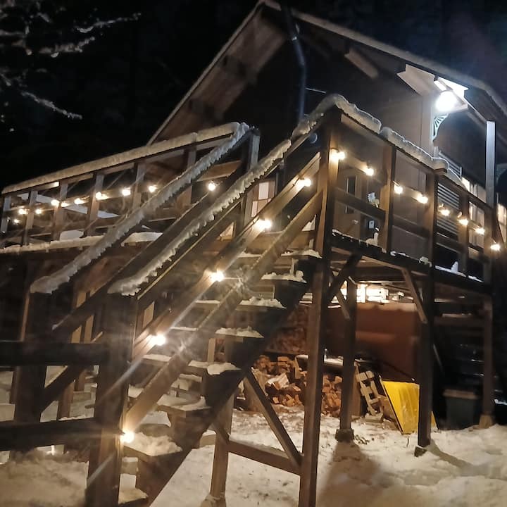 白川郷、高山の観光に便利
高鷲スノーパーク、ダイナランドに近い、サウナ付き別荘　他には無い静寂な空間 - Takayama