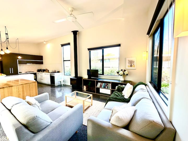 Anderson Beach Retreat - Sandy Point, Australia