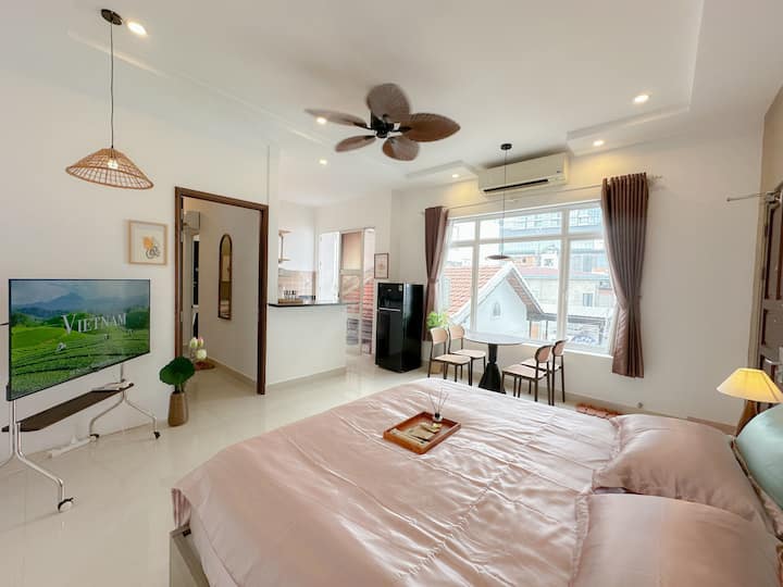 2br For 4 Guests,elevator & Kitchen,5m To Bùi Viện - Ho Si Minh-város