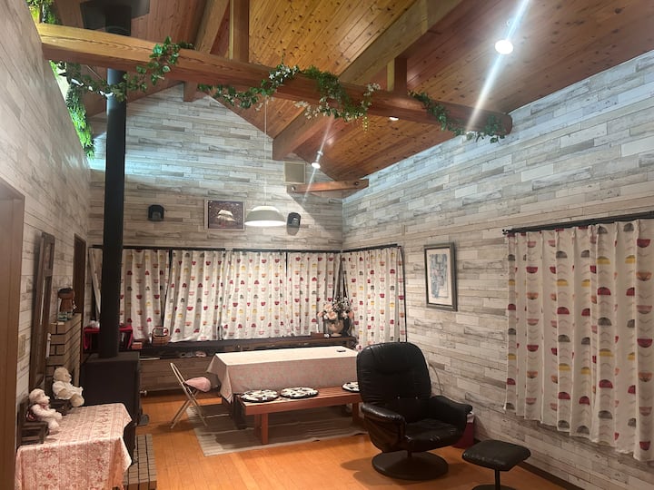 平城宮跡徒歩5分/大和西大寺駅徒歩10分/暖炉のある静かな一軒家 - Nara