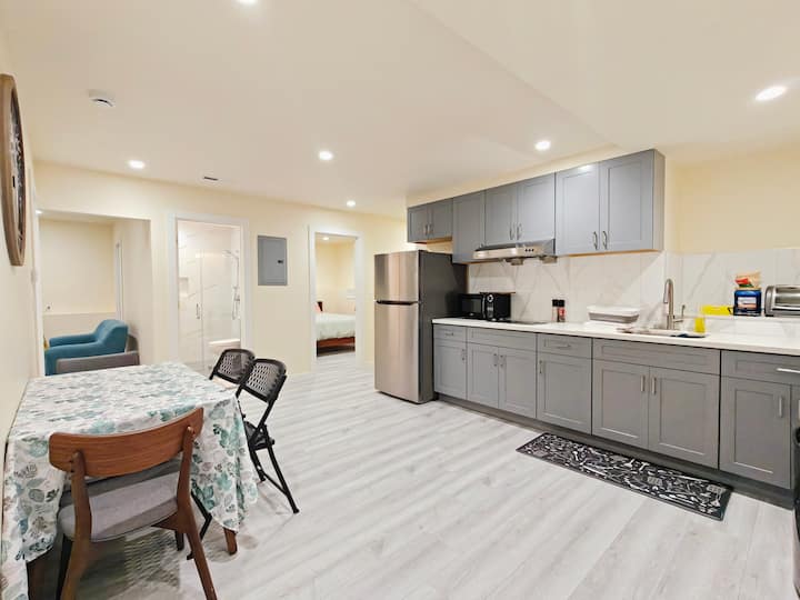 129l-2b2b W/ Work Space & 1 Parking Spot - Daly City, CA