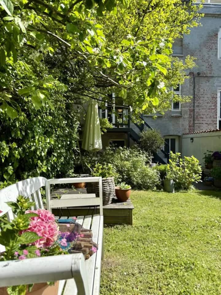 Midt I ÅRhus C Med Solrig Have - Aarhus